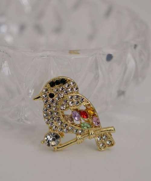 VIBGYOR Women ブローチ 「resonance」小鳥モチーフ カラフル ビジュー ブローチ「オケージョン」 レディース : ZOZOTOWN Yahoo!店 - 通販 ...