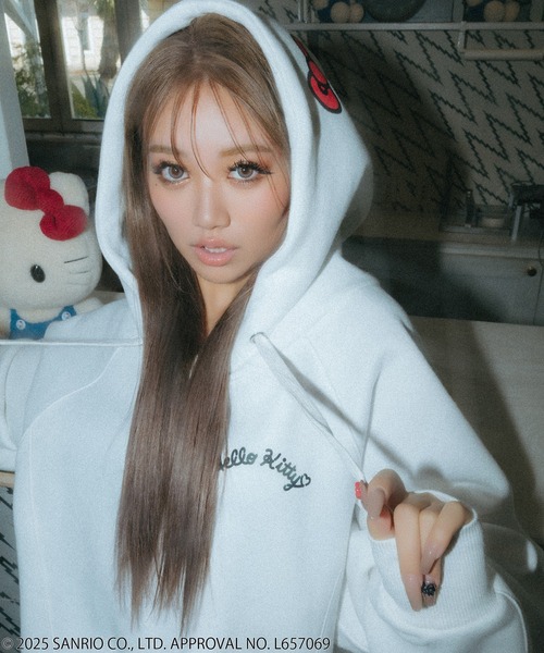 4GEEKs by SPIRALGIRL トレーナー スウェット 「Sanrio characters/サンリオキャラクターズ」ハローキティバックプリントドルマンパーカー レディース ...