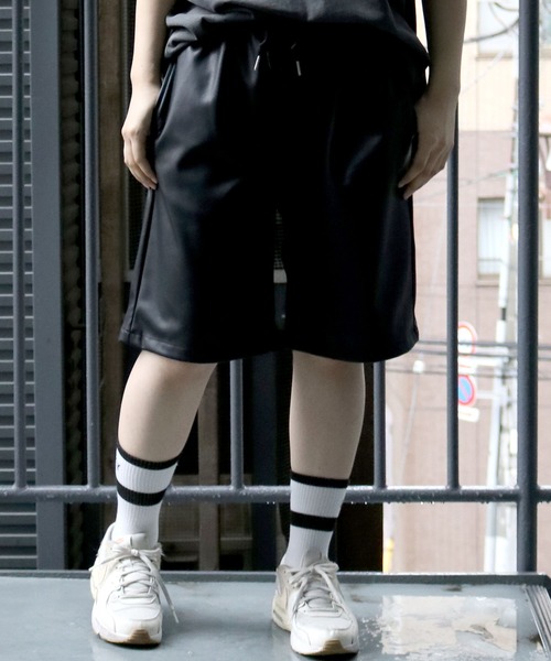 パンツ メンズ fake leather loose shorts/フェイクレザー ルーズ ショーツ :83111190:ZOZOTOWN ...