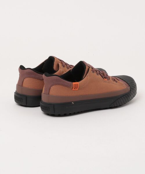 UNIVERSAL OVERALL（ユニバーサルオーバーオール） スニーカー