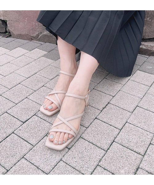 NEUE THE MARKET サンダル スクエアトゥストラップソフトサンダル