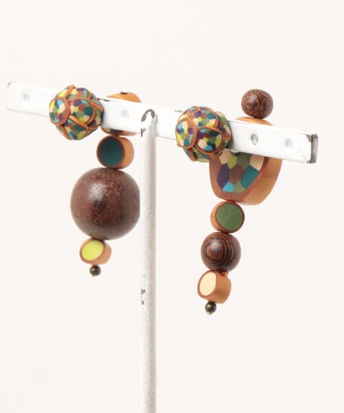 ピアス 「macree」macreeアシンメトリーwoodランダムピアス＋ぶつぶつキャッチ レディース :32584246:ZOZOTOWN ...