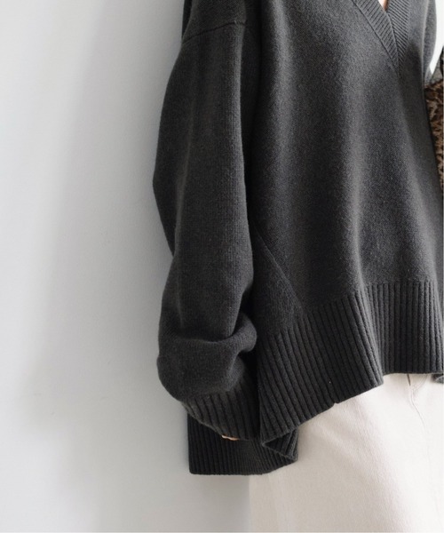 Yahoo!オークション - 「FRAMeWORK」 Vネックニット FREE スミクロ レ...