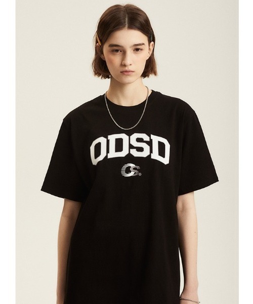 ODD STUDIO tシャツ A'GEM/9 × .kom「ODD STUDIO/オッドスタジオ」ODSD varsity sports t-shirt/バーシティースポ ...