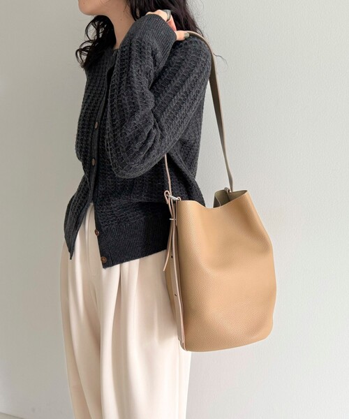 fredy emue（フレディエミュ） ショルダーバッグ バッグ タテ型2way