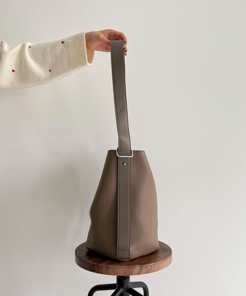 fredy emue（フレディエミュ） ショルダーバッグ バッグ タテ型2way