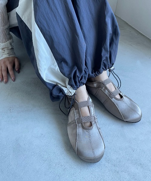 Yahoo!オークション - 「AIC.」 スリッポン SMALL ブラック レディース