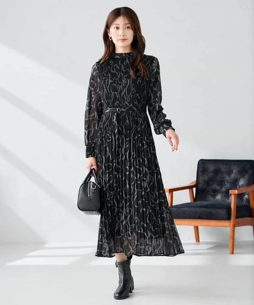 a.v.v（アー・ヴェ・ヴェ） ワンピース ランダムプリーツワンピース